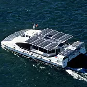SYDNEY SUNNY STEAM adalah saiz kecil, tetapi di atasnya, syarikat itu menguji teknologi yang kini bercadang untuk memohon kepada kapal yang lebih besar (gambar Solar Sailor)