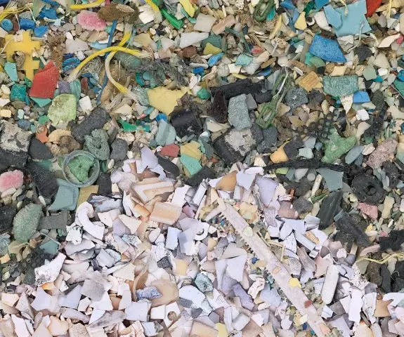 Chris Jordan - Pasifik Okyanusu'nun plastik atıklarının resmi