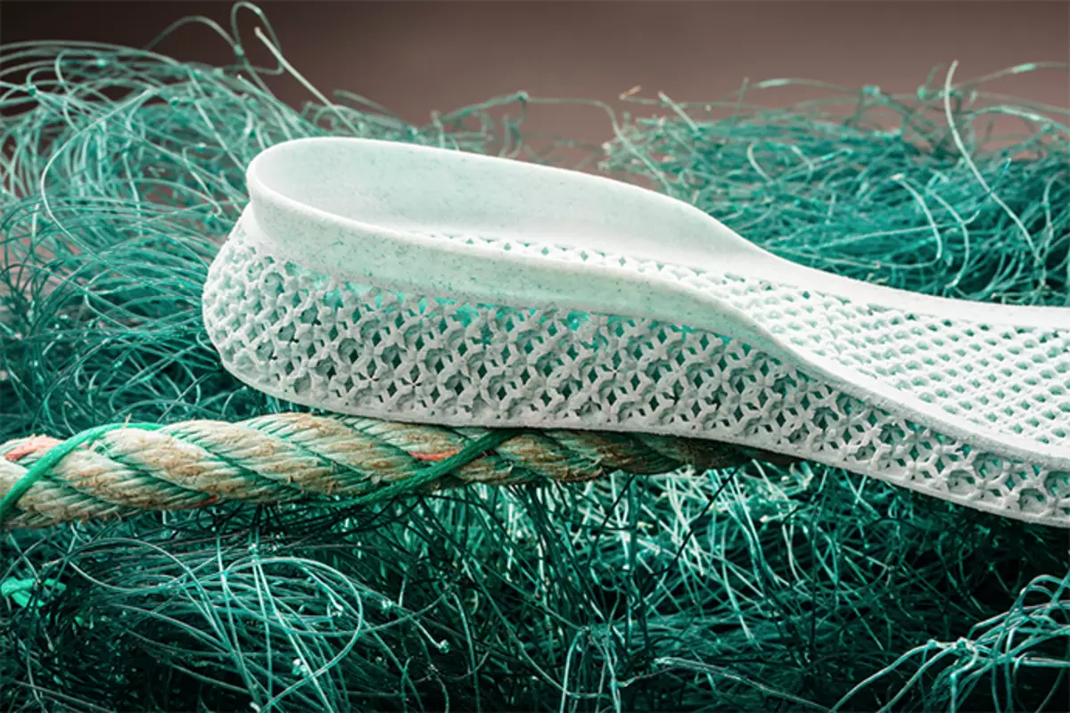 Adidas lenkkarit kierrätetystä muovista. Facepla.net Uusimmat ekologian uutiset