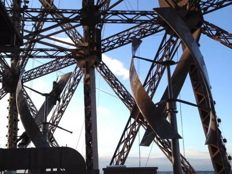 Ang Eiffel Tower magsugod sa pagtrabaho sa kusog sa hangin