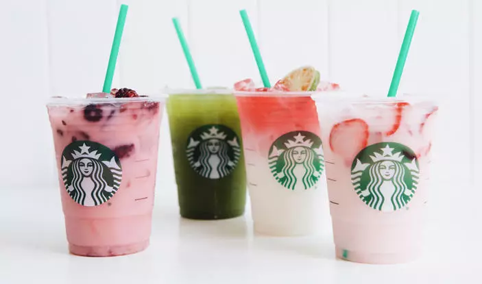 Starbucks מסרב צינורות פלסטיק