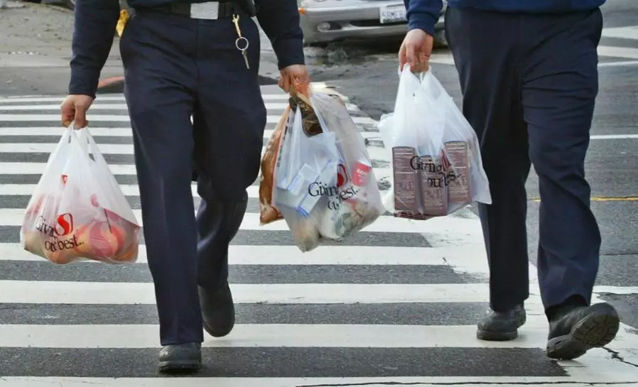 Australianos não querem abandonar o saco de plástico?