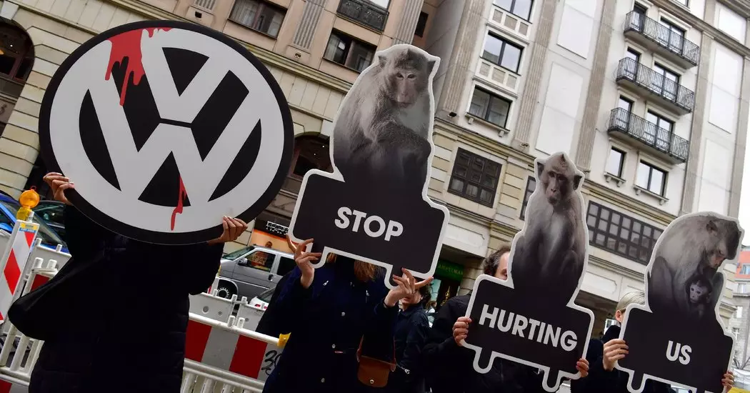 Volkswagen وعده داده است تا آزمایشات حیوانات را متوقف کند