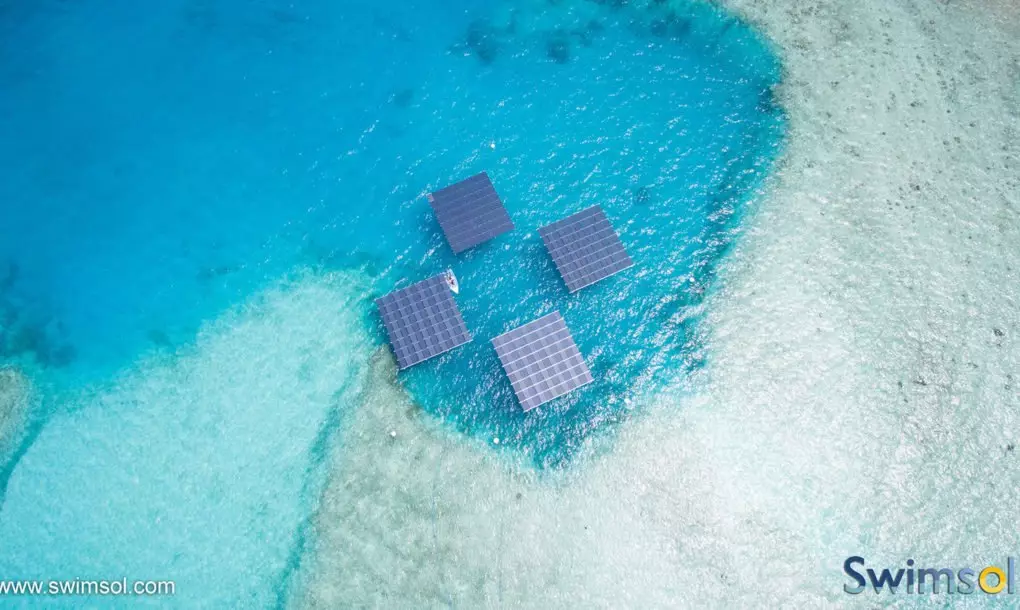 Flydende solpaneler i Maldiverne