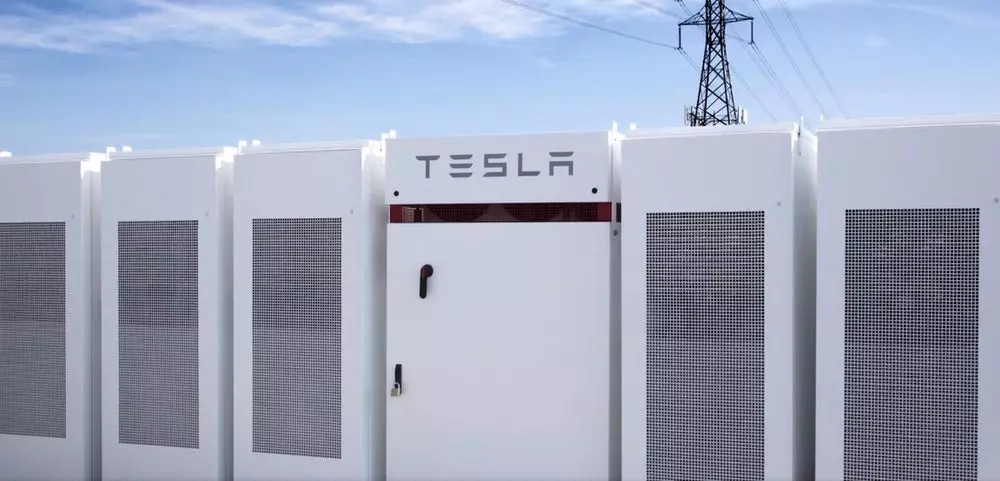 Billionaria British pengin ngalahake rekaman Tesla baterei paling gedhe ing donya